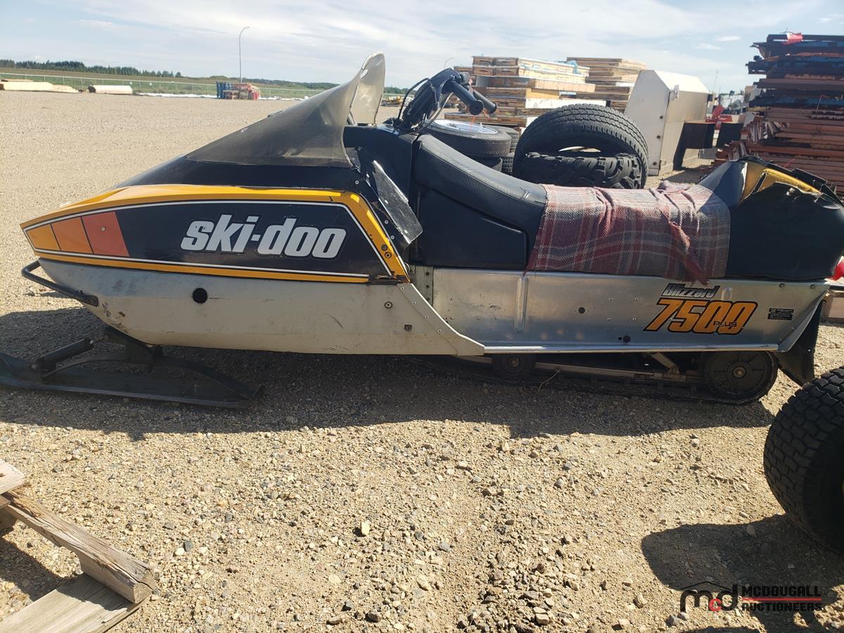 1980 Blizzard 7500 Ski-Doo (Non-Runner)